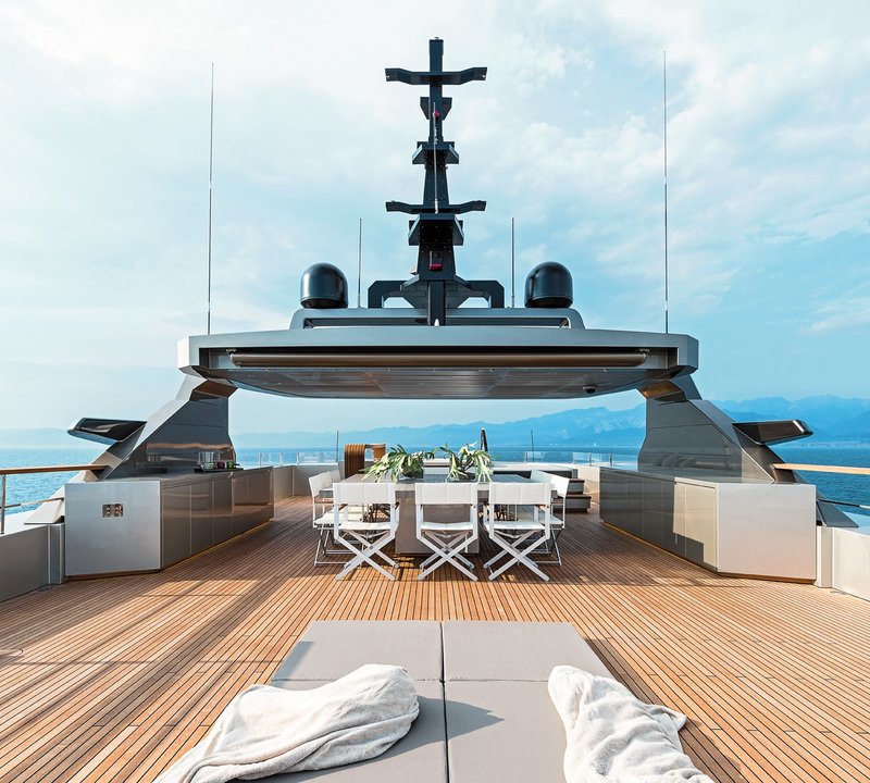 MAVERICK Yacht Charter Details, Admiral Tecnomar | CHARTERWORLD Luxury ...